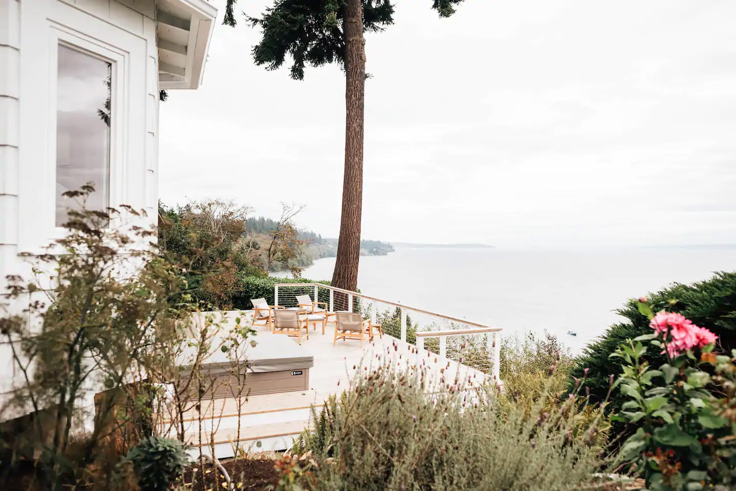 Modern PNW Airbnbs | The Best Modern Pacific Northwest Airbnbs